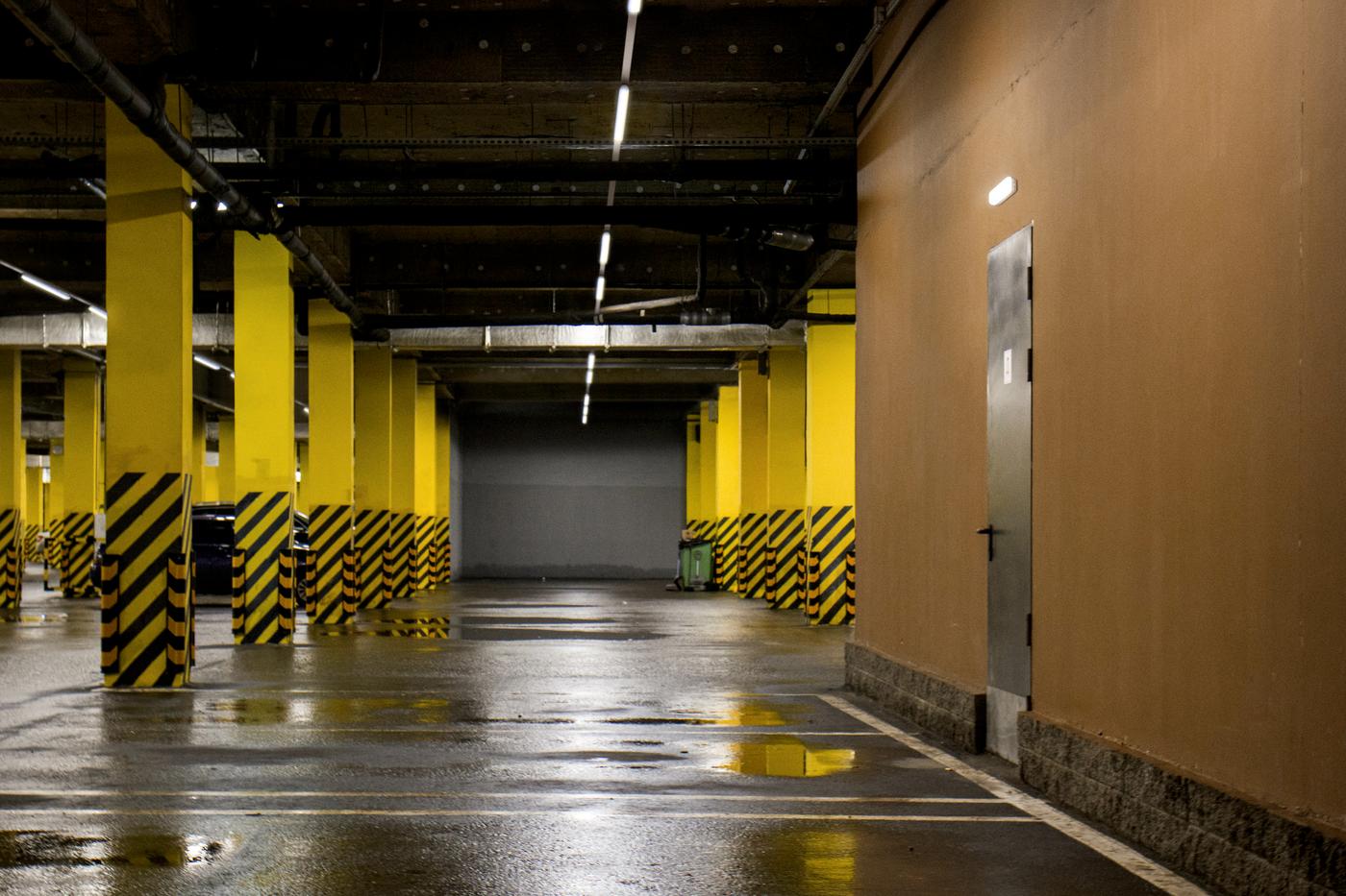 Escort LED bulkhead | Thorn Lighting