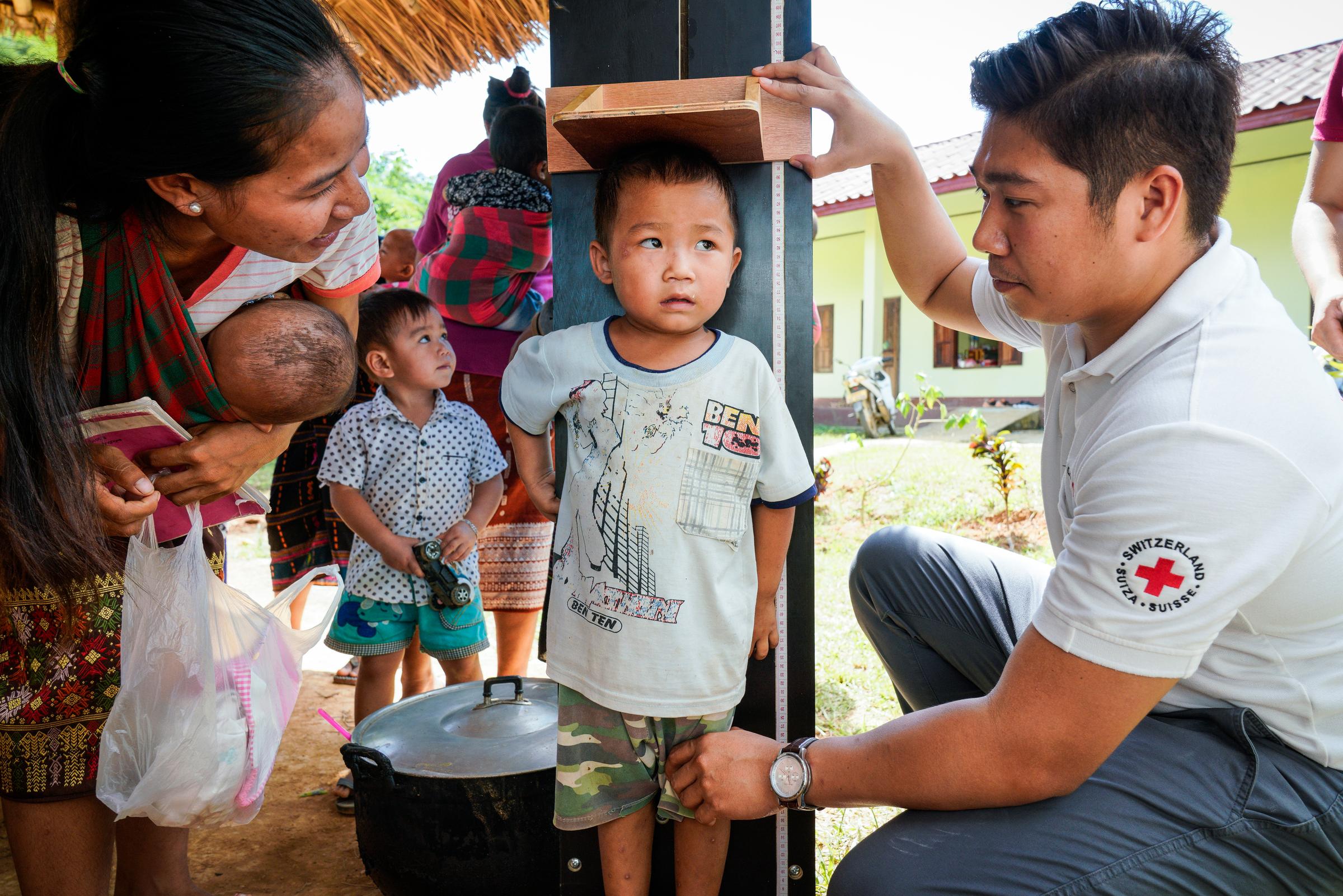 Humanitarian aid in partnership with the public authorities